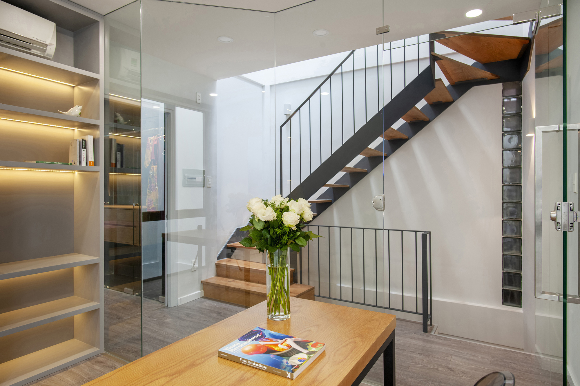 Gallery of Cage House / ROOM+ Design & Build - 13