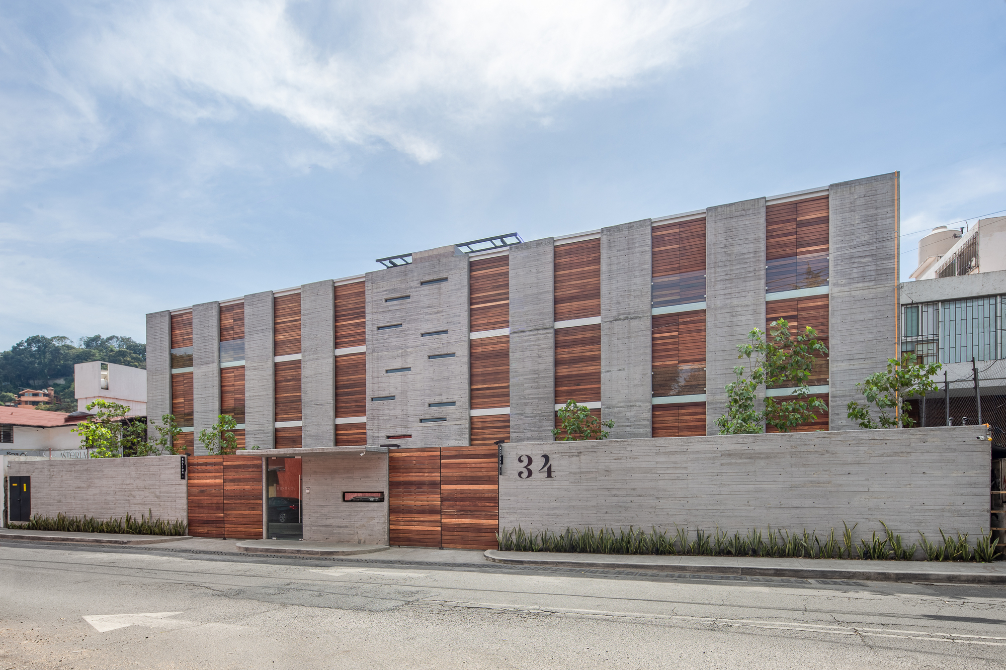 Gallery of Urusus 34 Building / HGR Arquitectos - 10