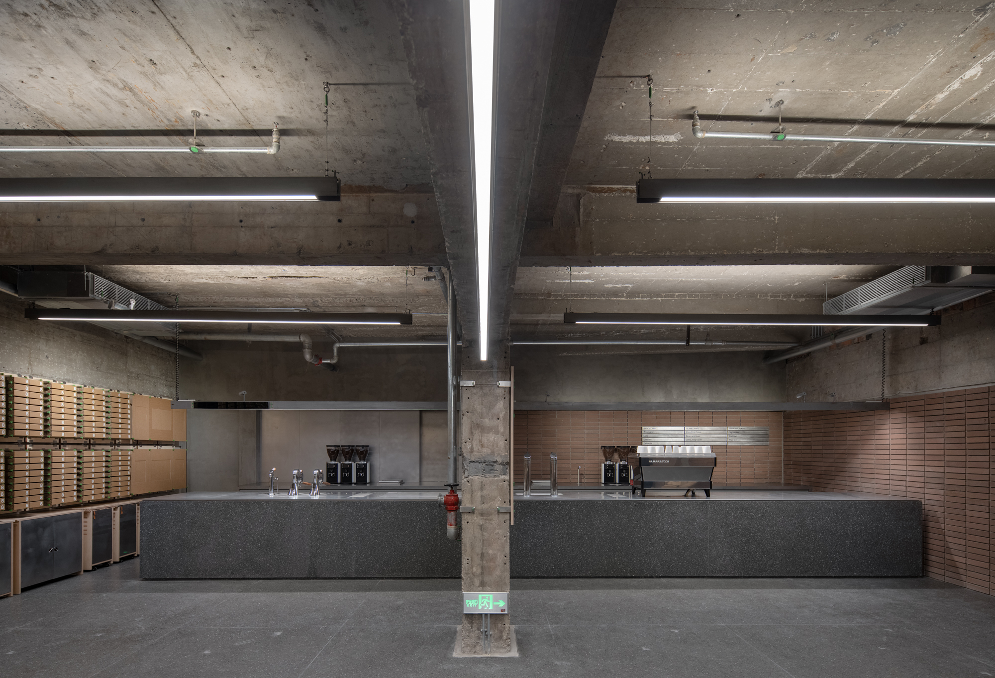 Gallery of Into the Force Store / Roarc Renew - 8