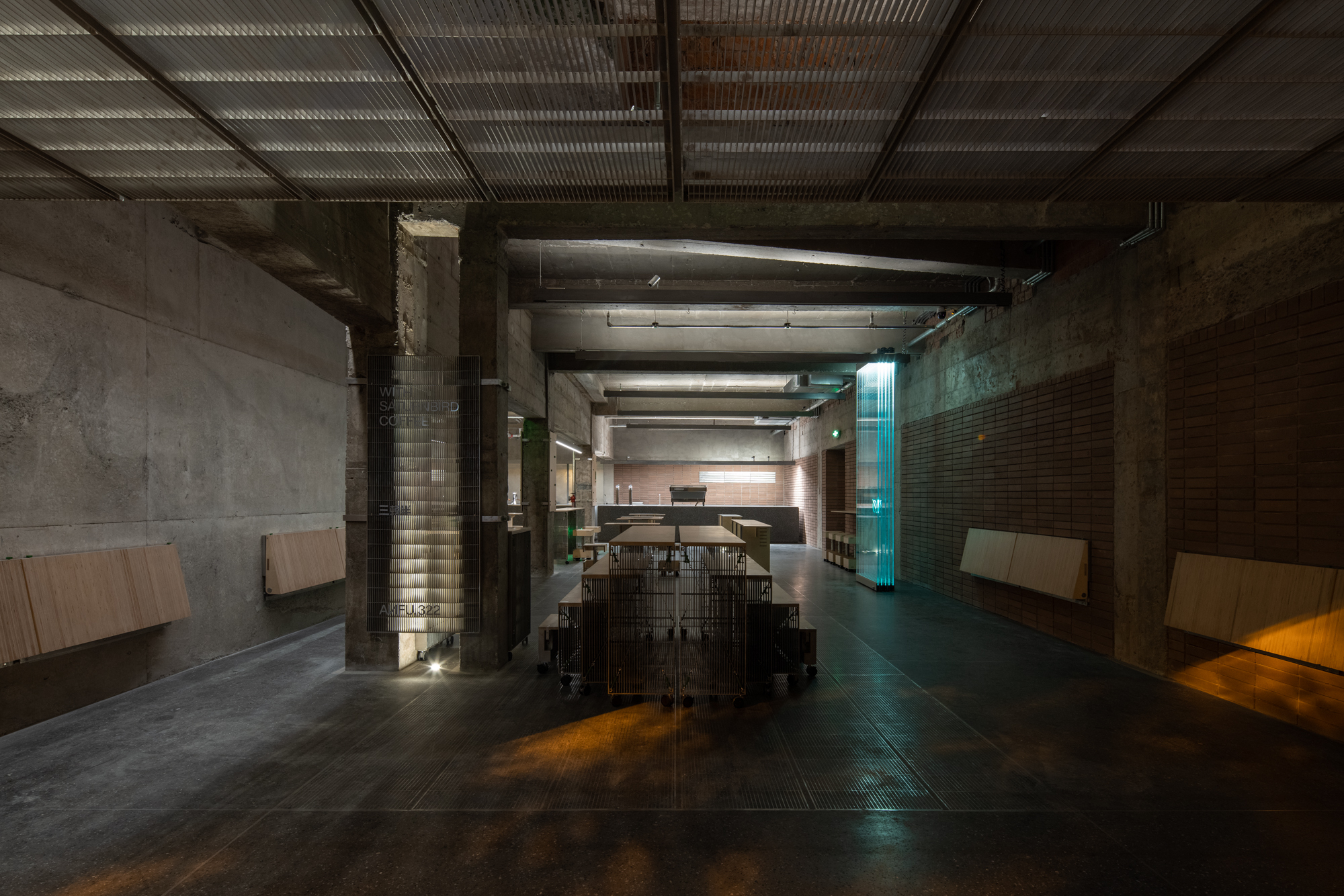 Gallery of Into the Force Store / Roarc Renew - 18