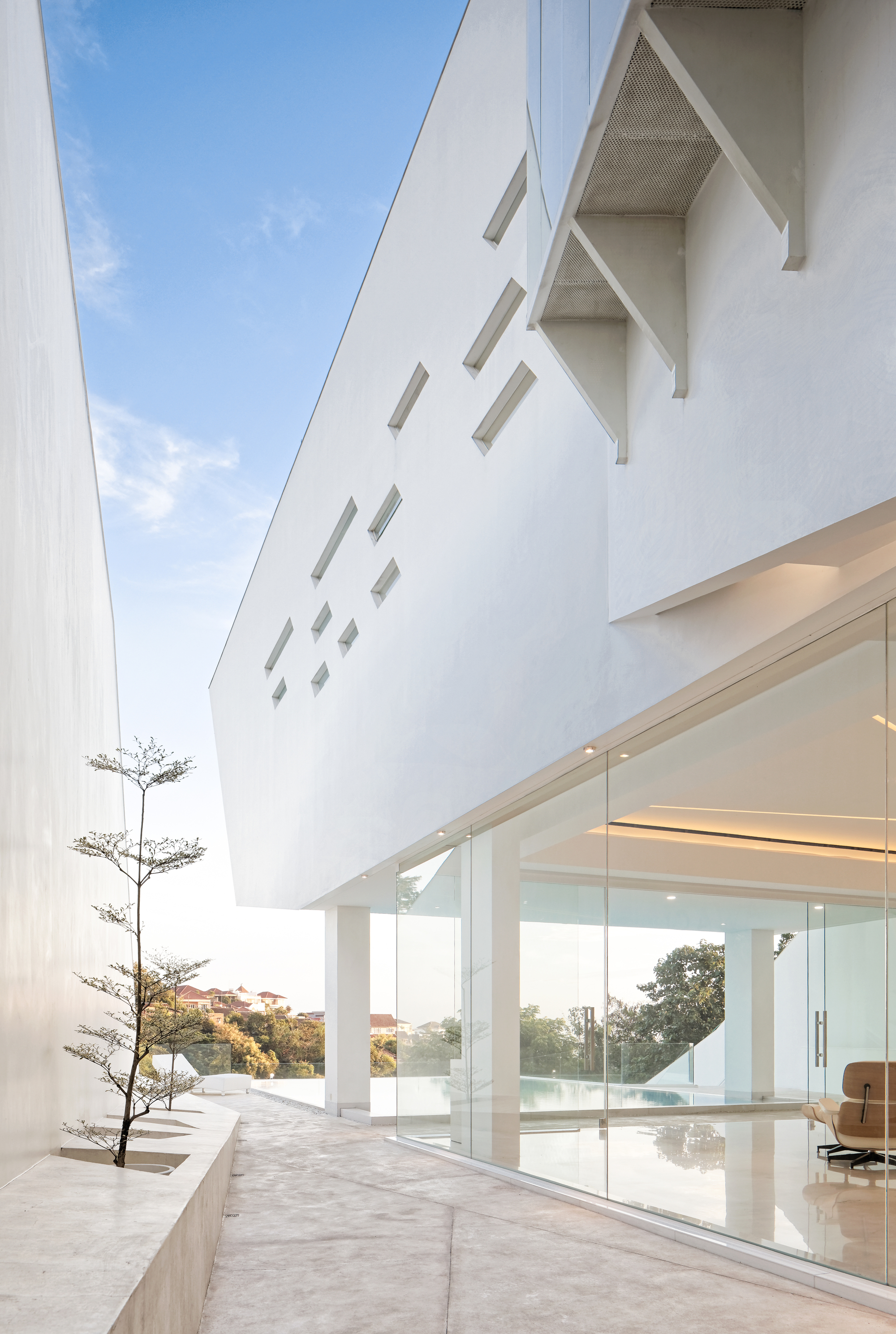 Gallery of Z-Line House / MSSM Associates - 10