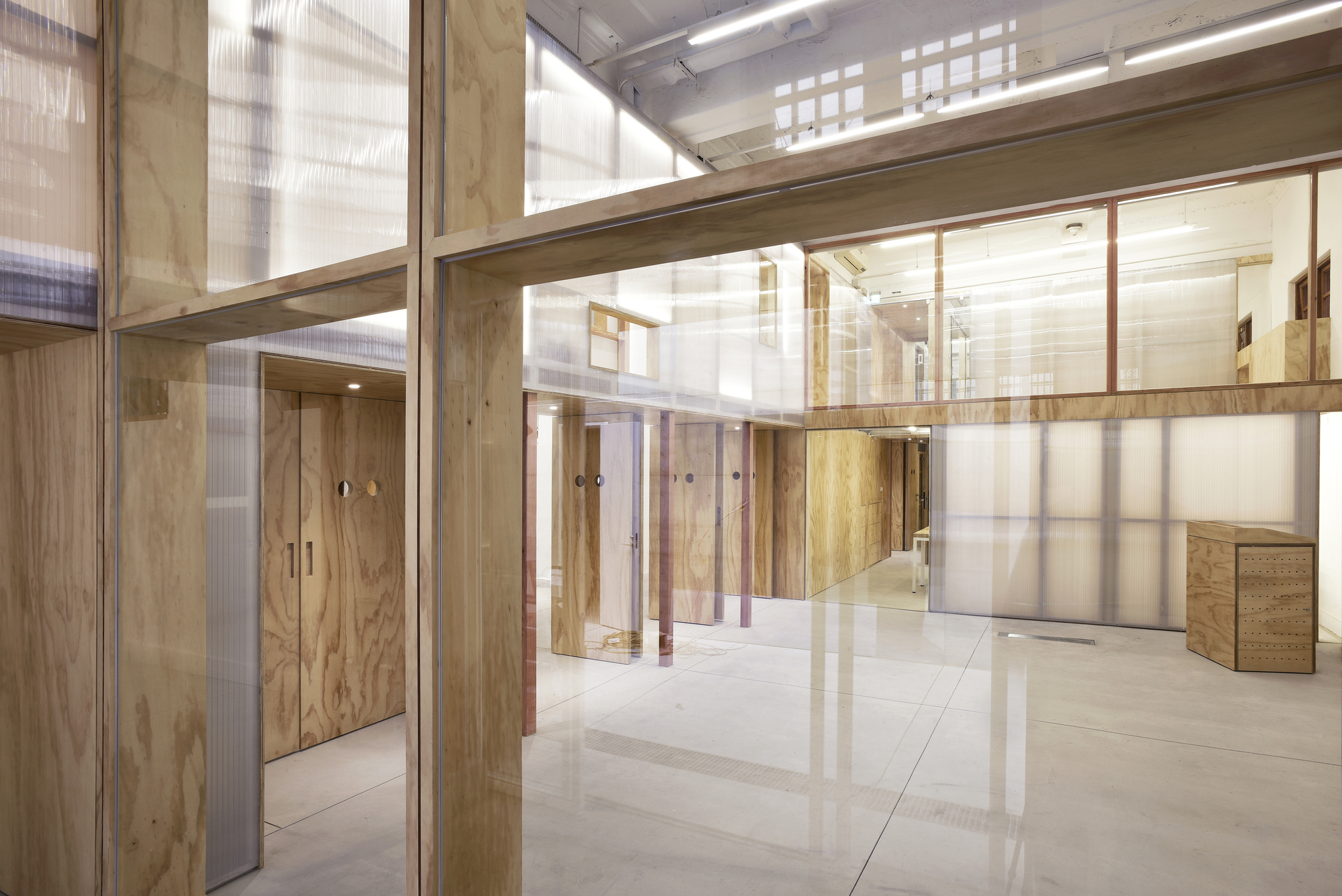 Gallery of U-Market / Behet Bondzio Lin Architekten - 15