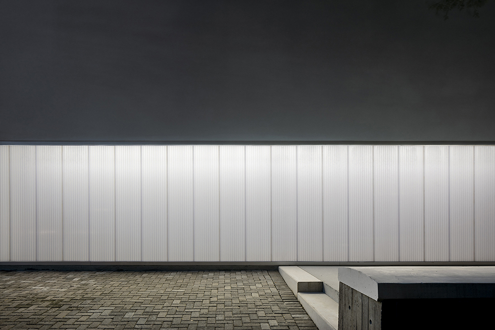 Gallery of Why Use Translucent Polycarbonate on Building Facades? - 9