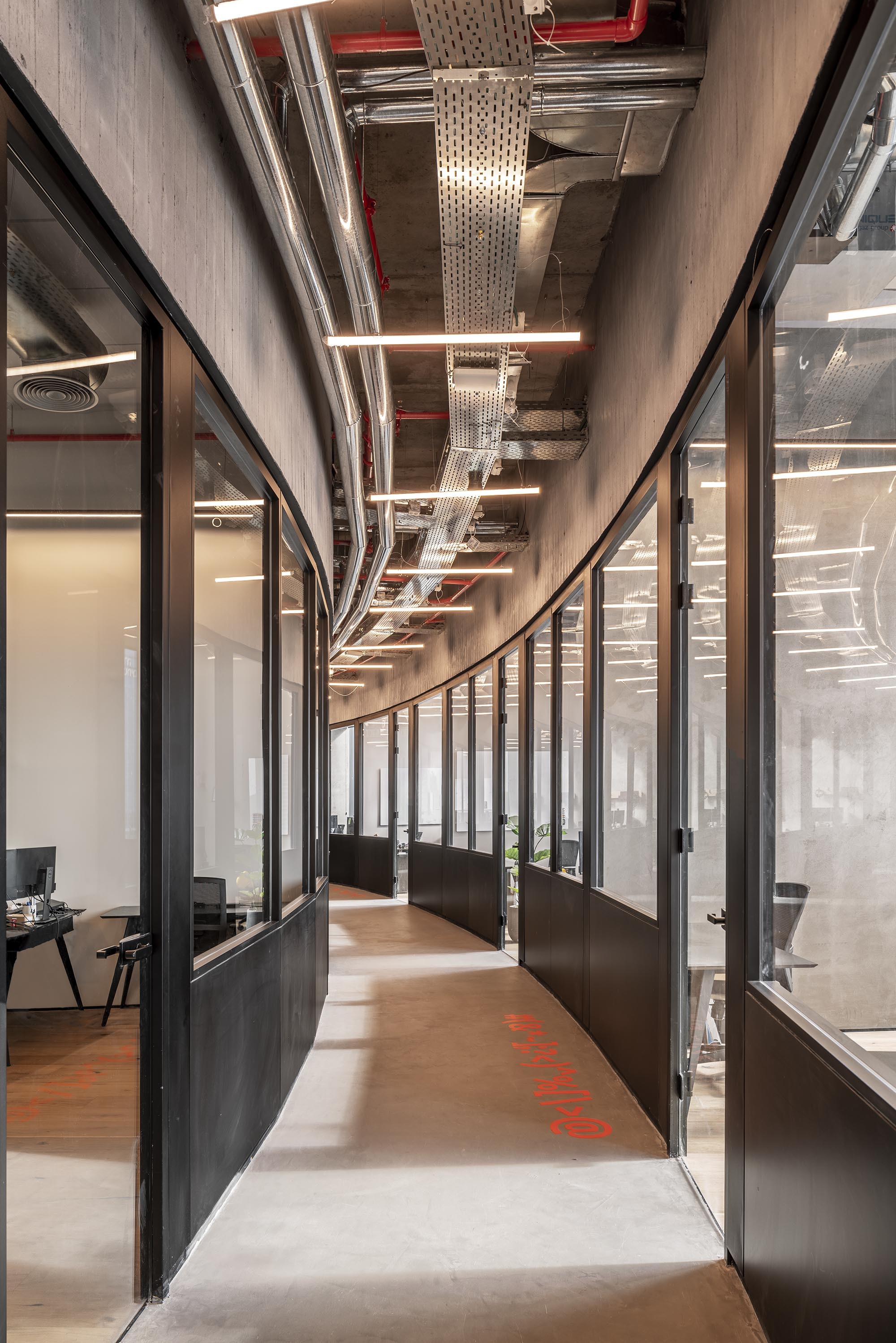 Gallery of Overwolf Office / Switchup - 7