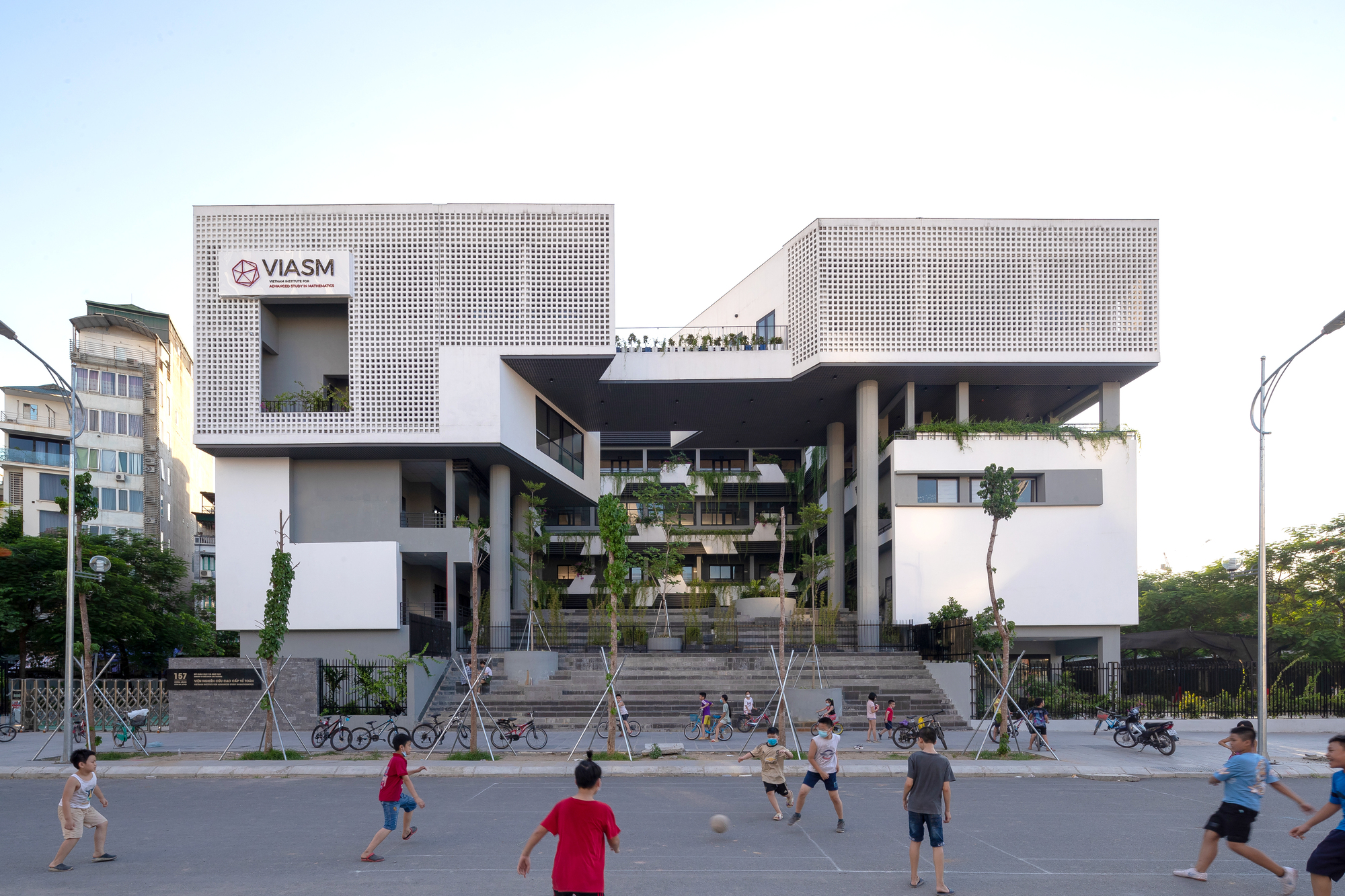 画廊 越南高等数学研究所 / 1+1>2 Architects - 6