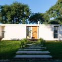 Houses in between Trees / Sitio Arquitectura | ArchDaily