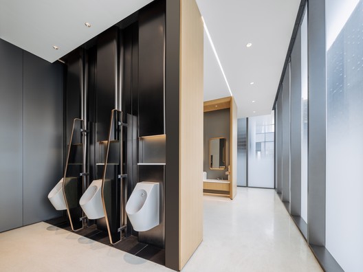 CR8 / DuStudio | ArchDaily