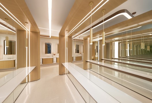 CR8 / DuStudio | ArchDaily