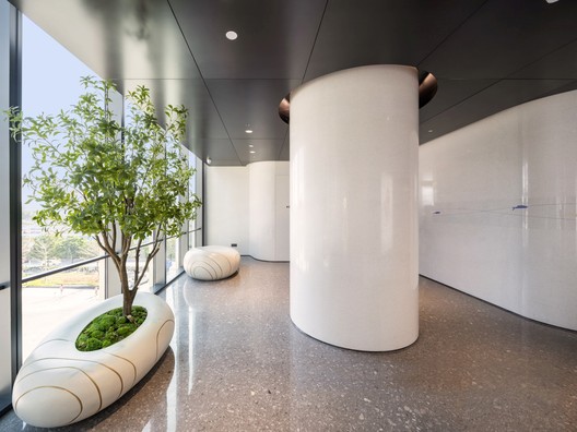 CR8 / DuStudio | ArchDaily