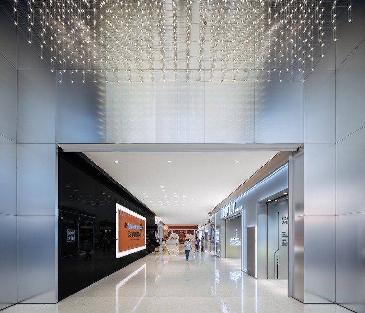 CR8 / DuStudio | ArchDaily