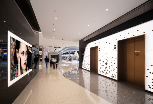 CR8 / DuStudio | ArchDaily