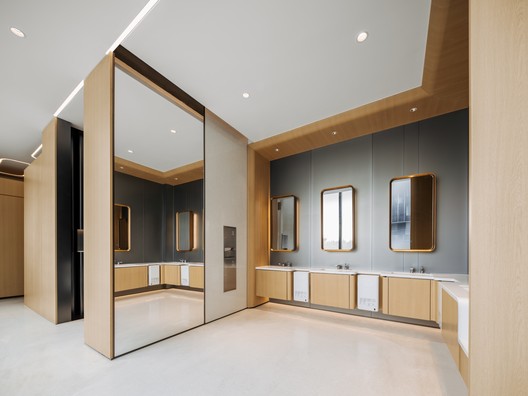 CR8 / DuStudio | ArchDaily