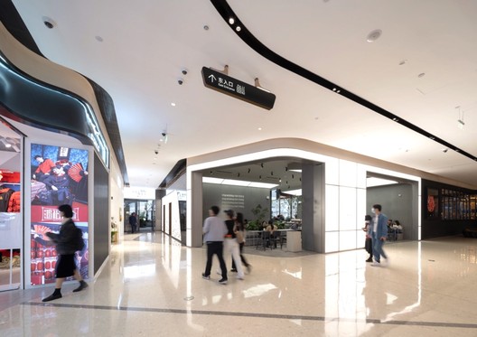 CR8 / DuStudio | ArchDaily