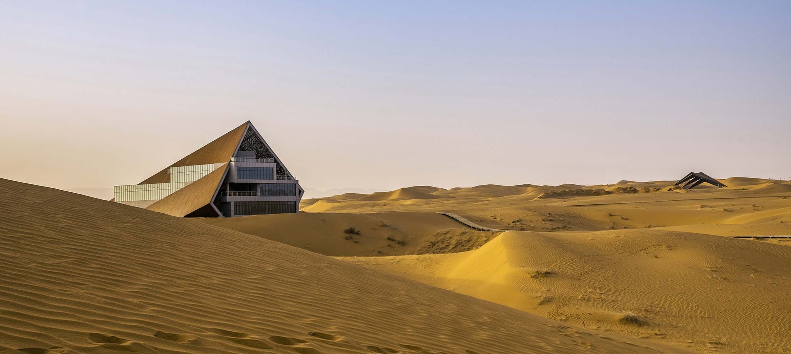 Gallery of Service Center of the Desert Galaxy Camp / 3andwich Design - 10