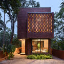 Narrow Brick House / Srijit Srinivas - ARCHITECTS | ArchDaily