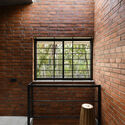 Narrow Brick House / Srijit Srinivas - ARCHITECTS | ArchDaily