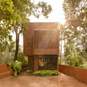 Narrow Brick House / Srijit Srinivas - ARCHITECTS | ArchDaily