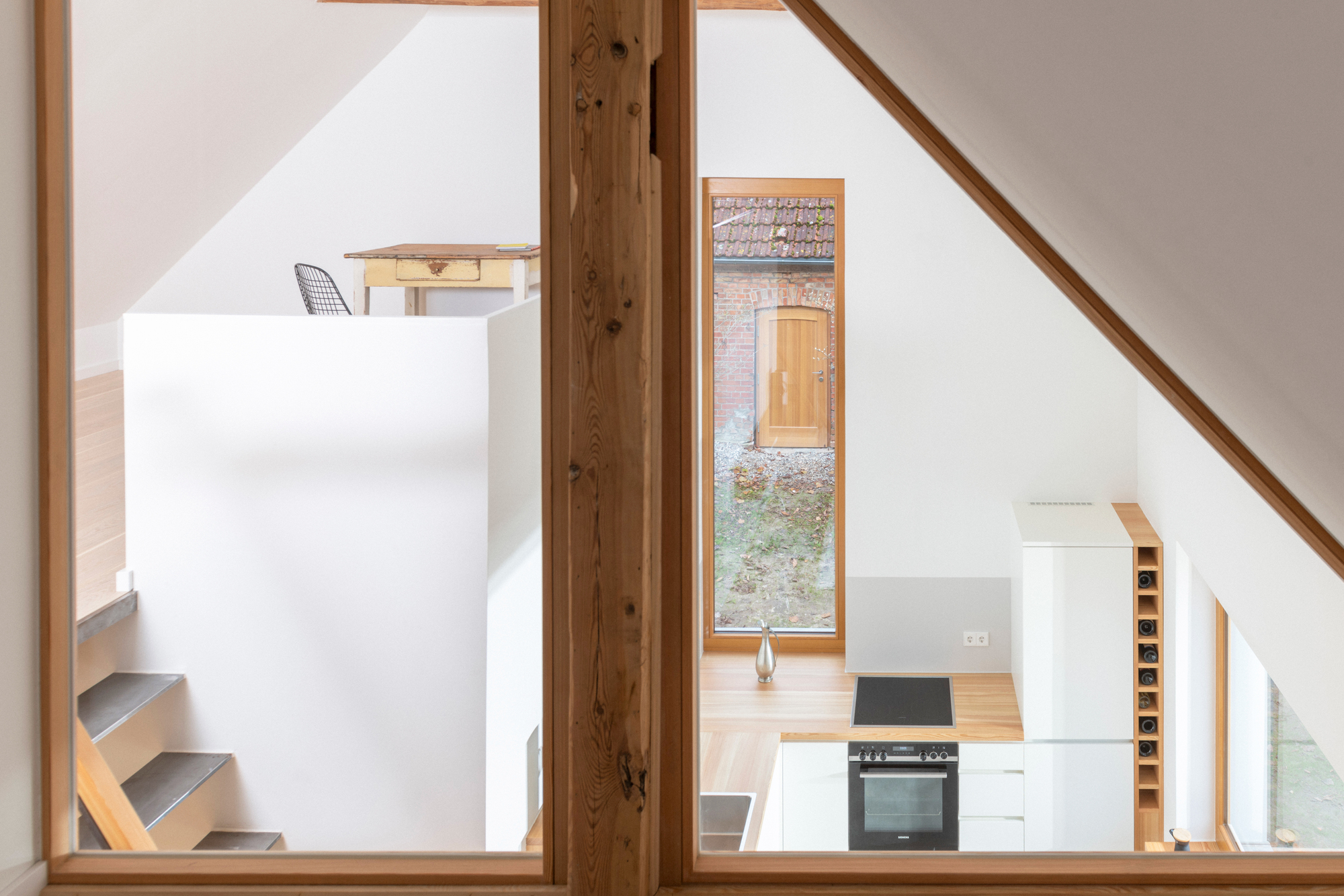 Gallery of House in No Man’s Land / Hoff Architects + Sierra Boaz Cobb - 16