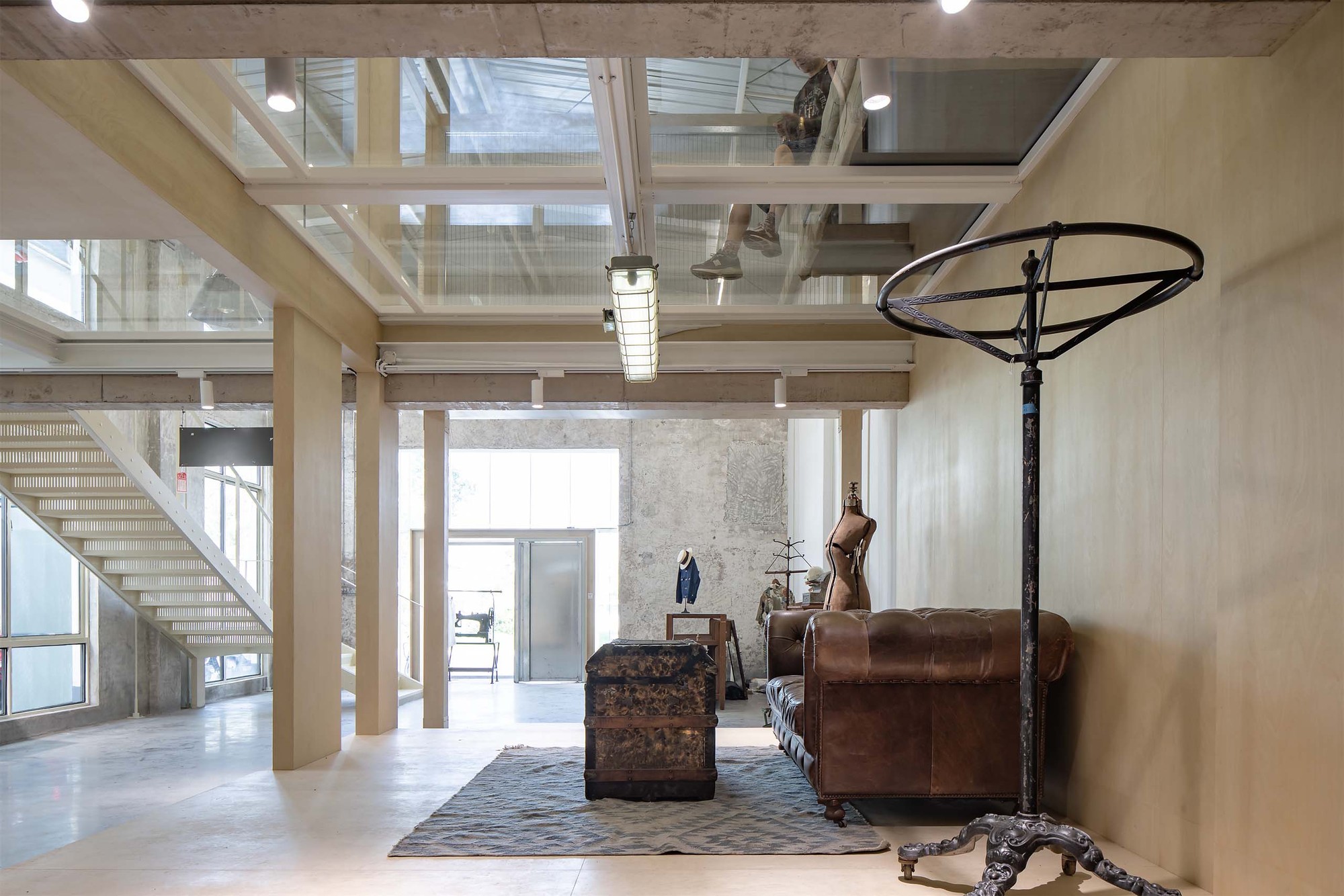 Gallery of LabourUnion Fashion Studio / TRIOSTUDIO - 5