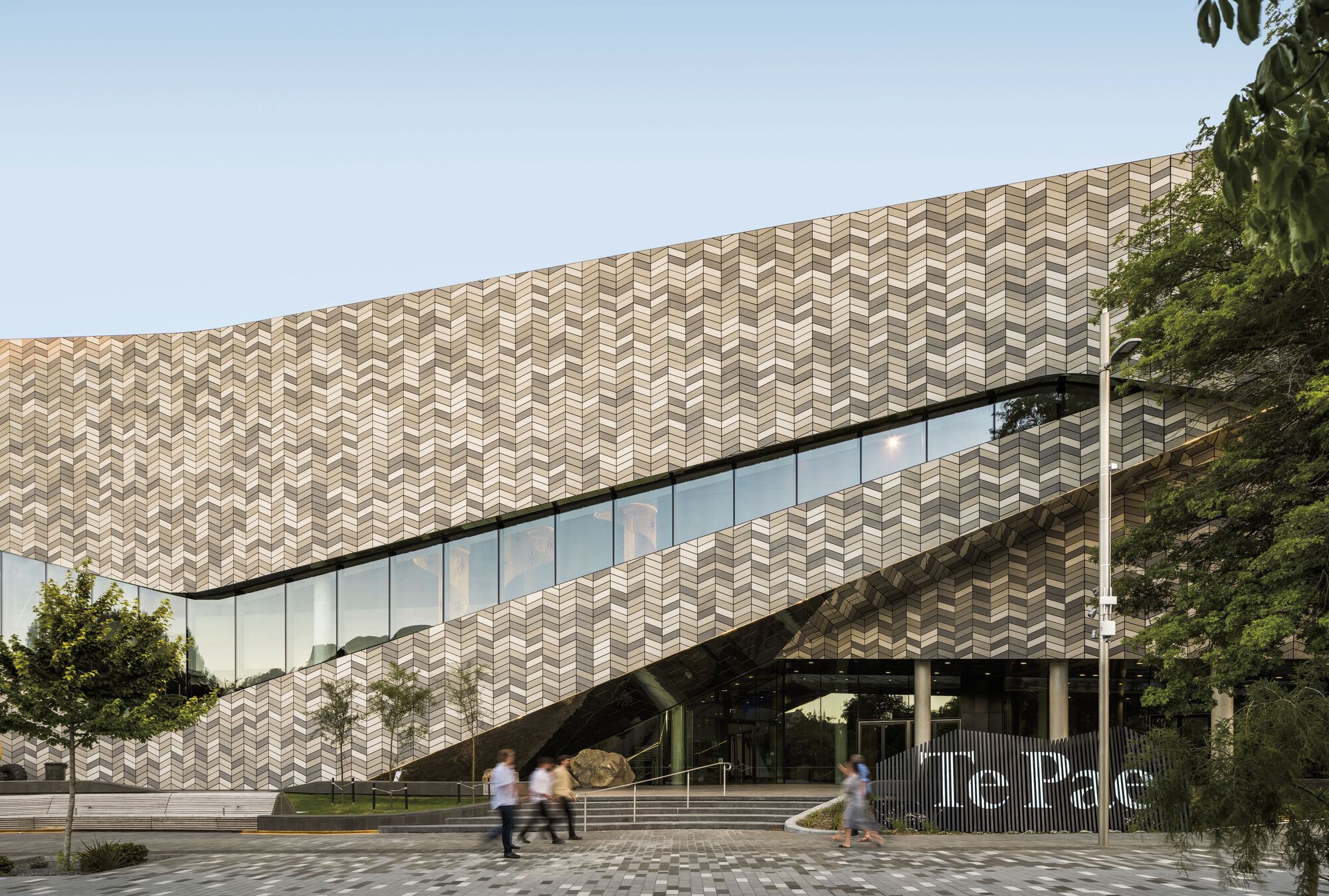 Gallery of Te Pae Christchurch Convention and Exhibition Centre / Woods ...