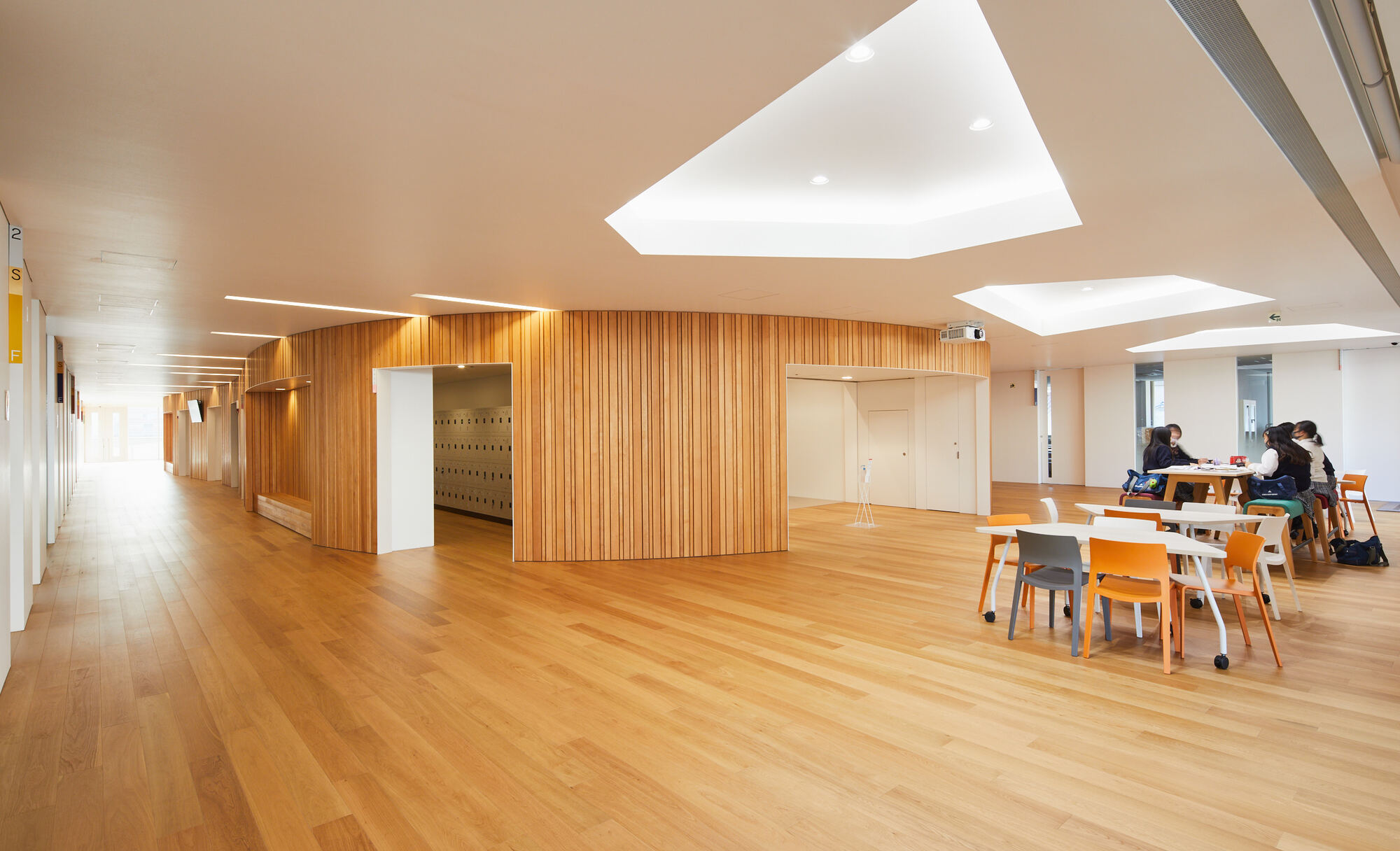 Gallery of Osaka Gakuin University Senior High School / Atsushi ...