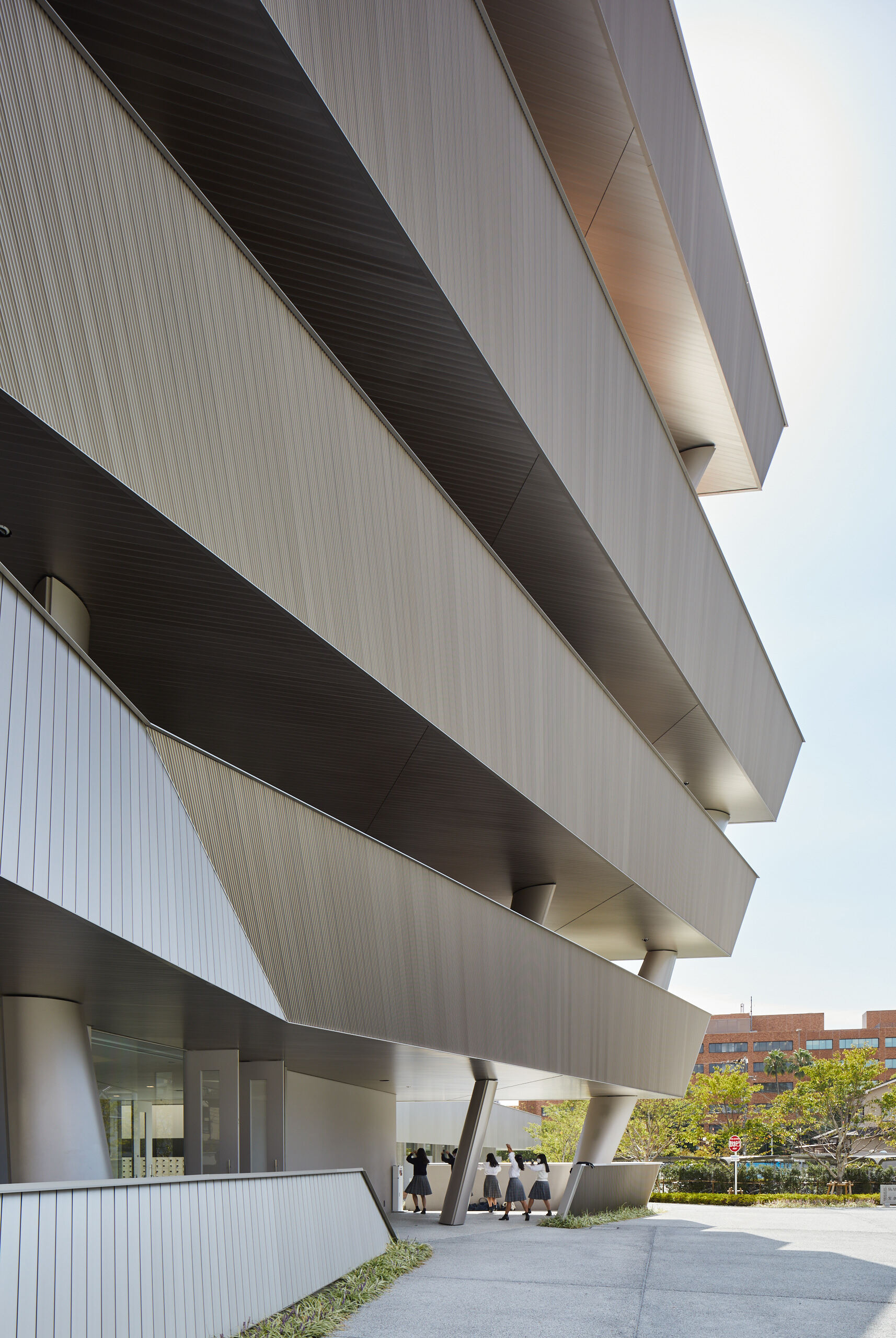 Gallery of Osaka Gakuin University Senior High School / Atsushi ...
