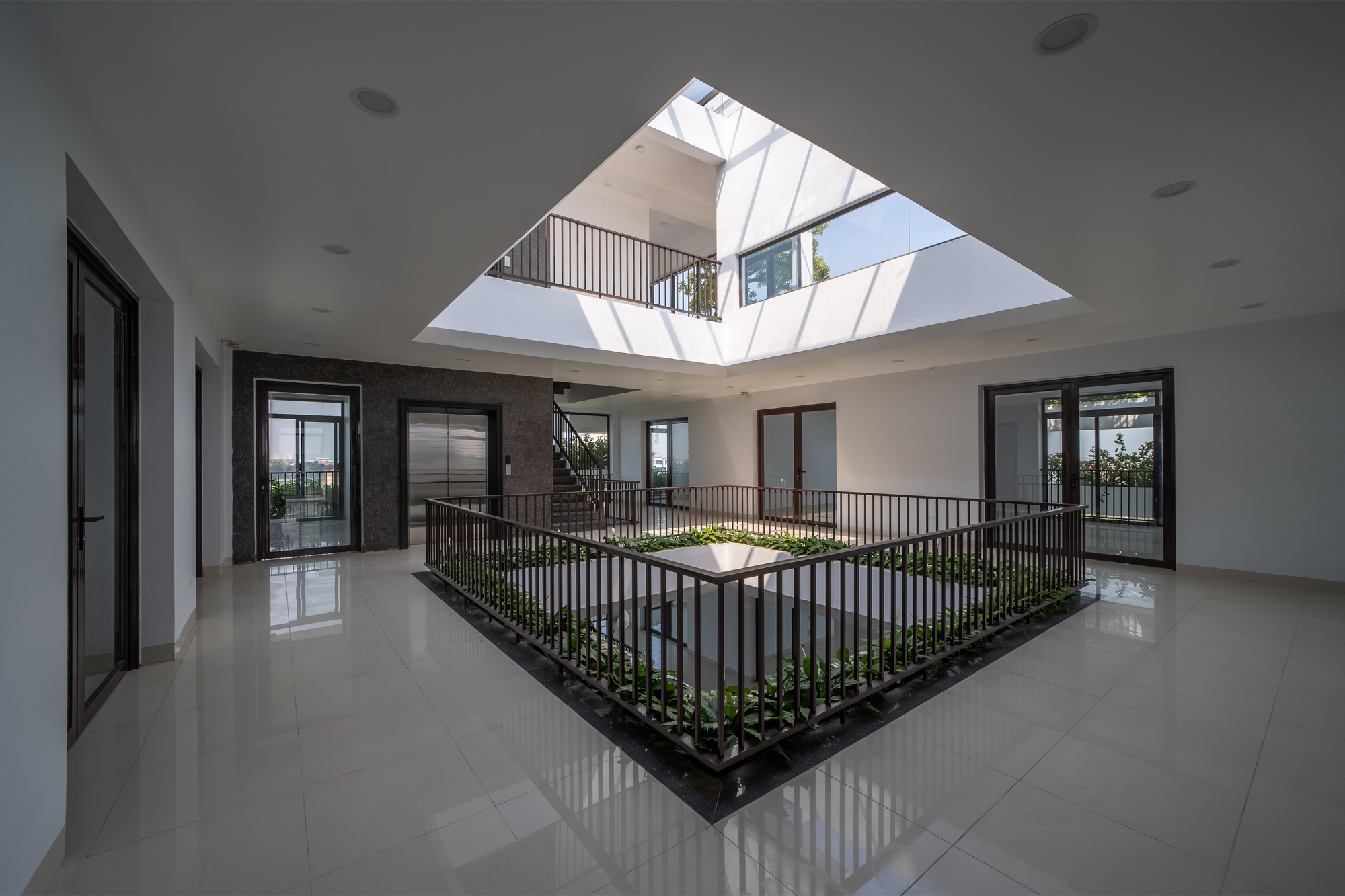 Gallery of HP Office Building / Kiến Trúc NDT - 7