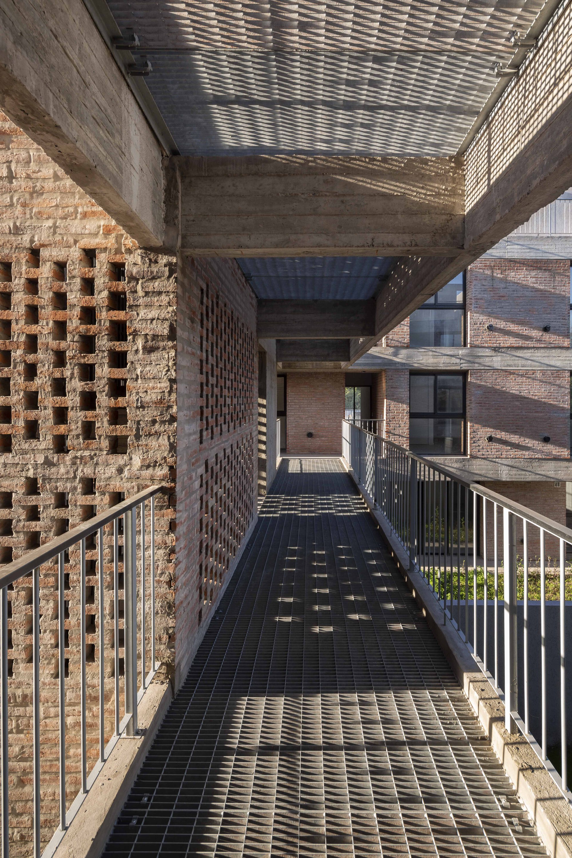 Gallery of CBO 758 Building / CRBN | Carbone Arquitectos - 3