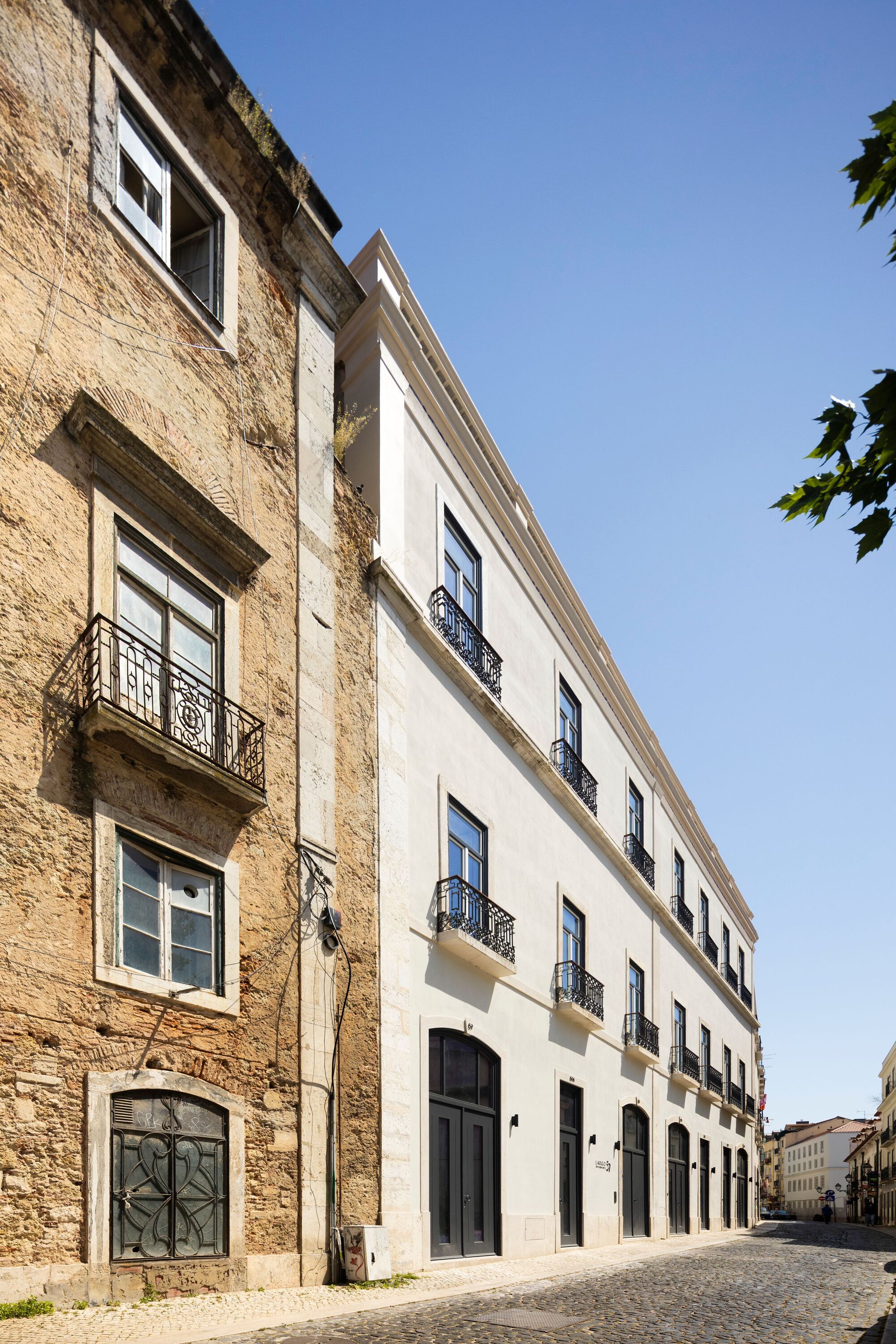 Gallery of Intendente 57 Building / Ana Costa, arquitectura e design ...