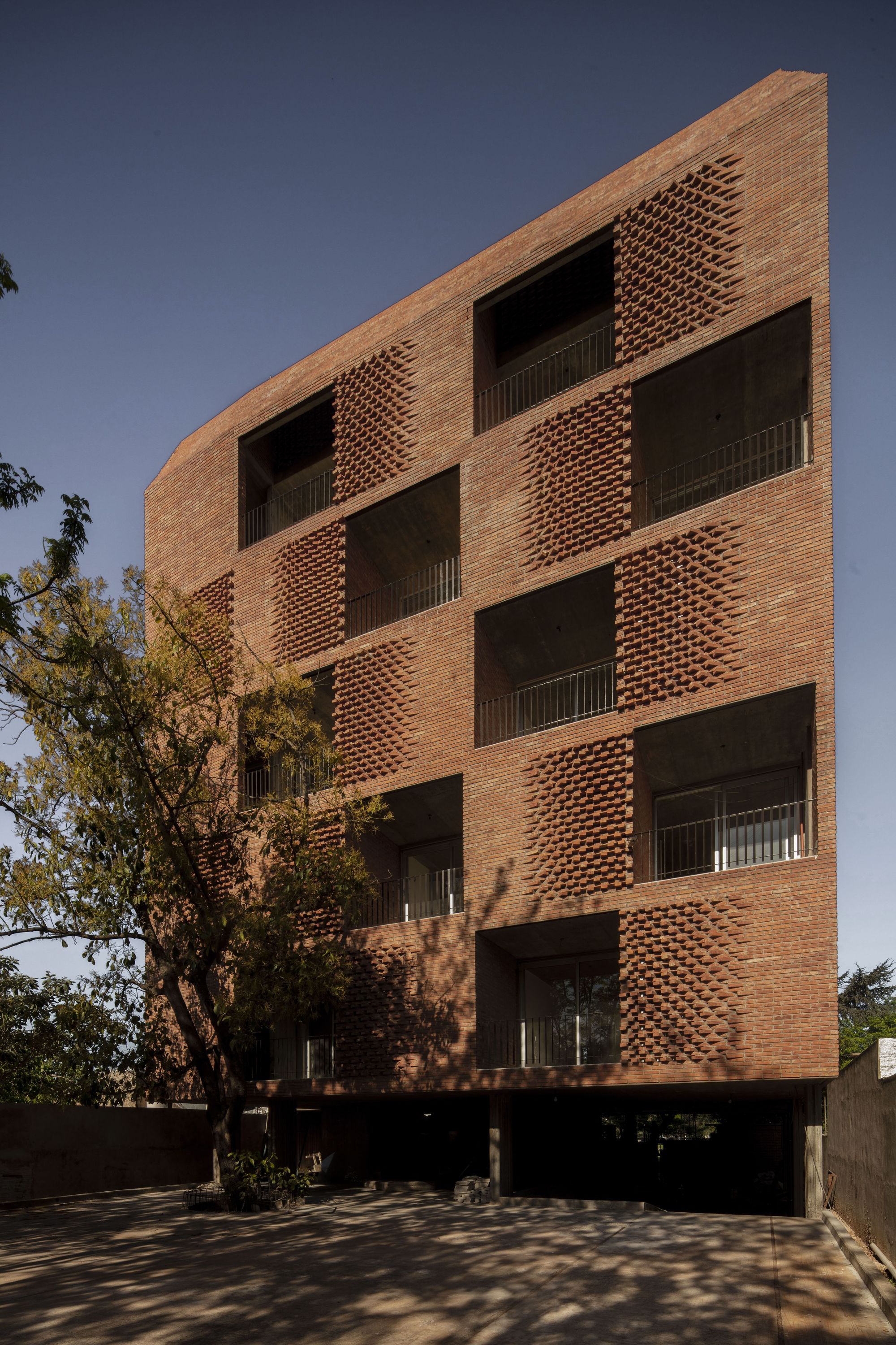 Galería de Edificio damero / Francisco Cadau Oficina de Arquitectura - 6