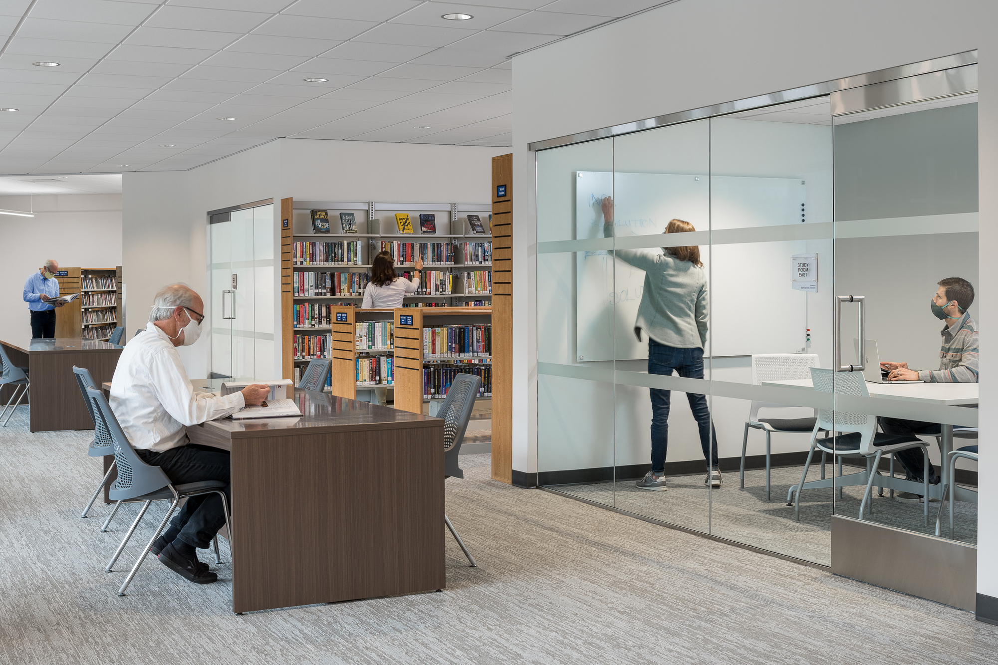 Gallery of Falmouth Memorial Library / Simons Architects - 17