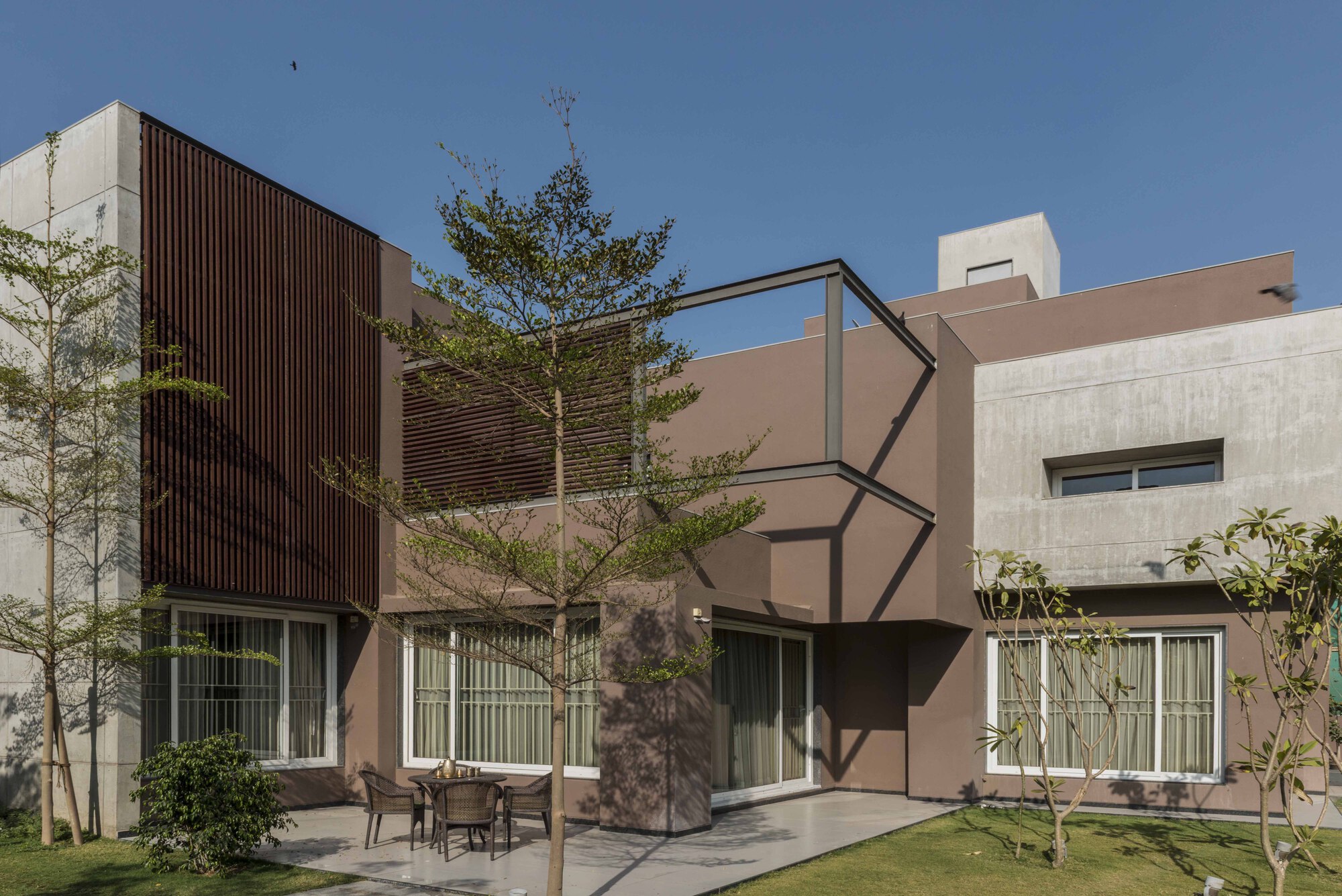 Gallery of Twin Home / The Grid Architects - 8