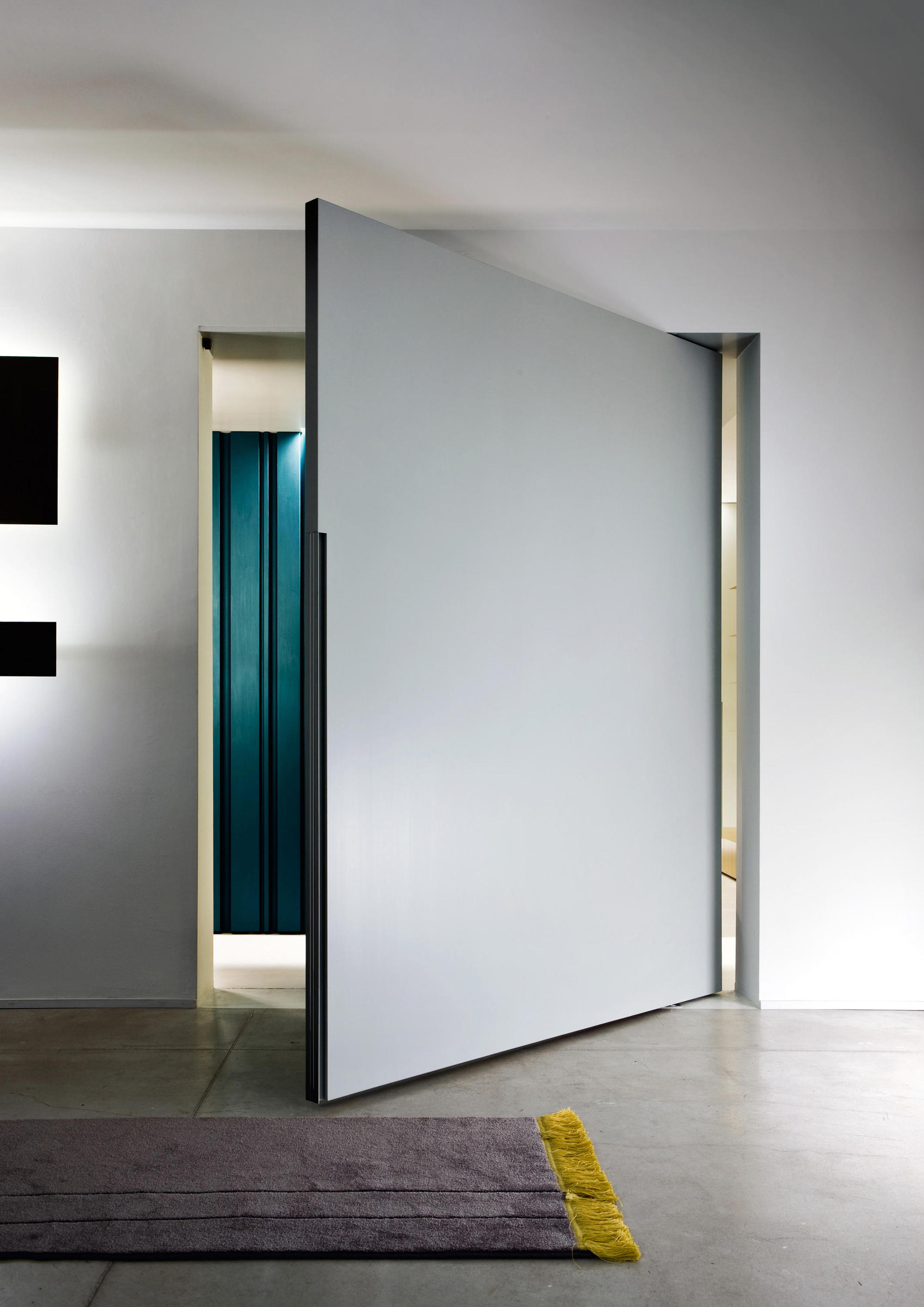 Gallery of Go Big or Go Home: Oversized Doors in Residential Interiors - 4