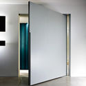 Go Big or Go Home: Oversized Doors in Residential Interiors | ArchDaily