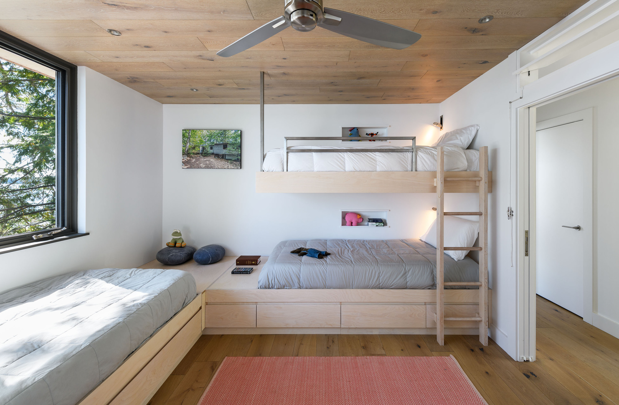 Gallery of Elevated Camp House / Murdough Design Architects - 17