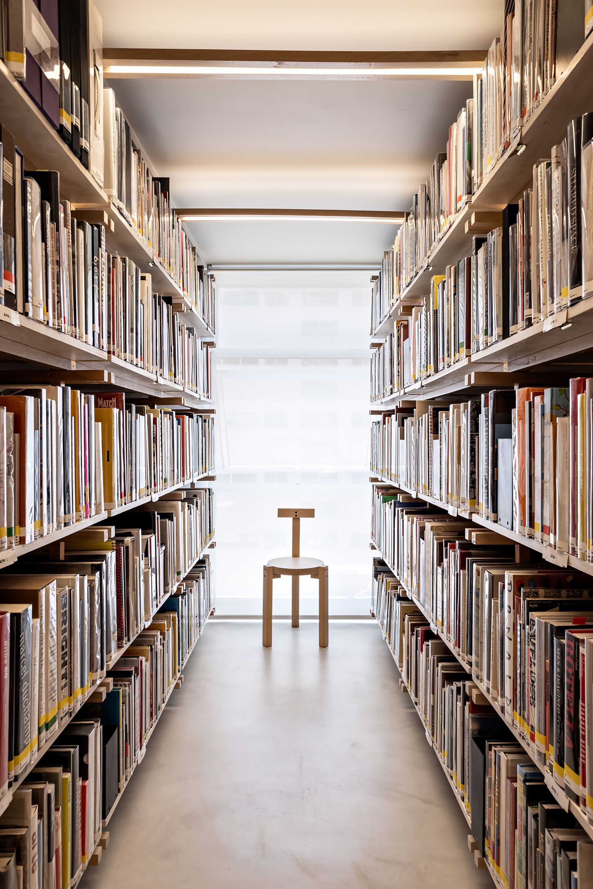 Gallery of Office & Library Space GB65 / Metro Arquitetos Associados - 3