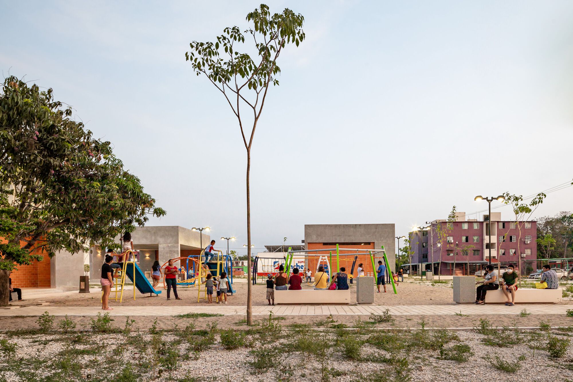 Galeria de Parque na Unidad Infonavit / Quintanilla Arquitectos ...