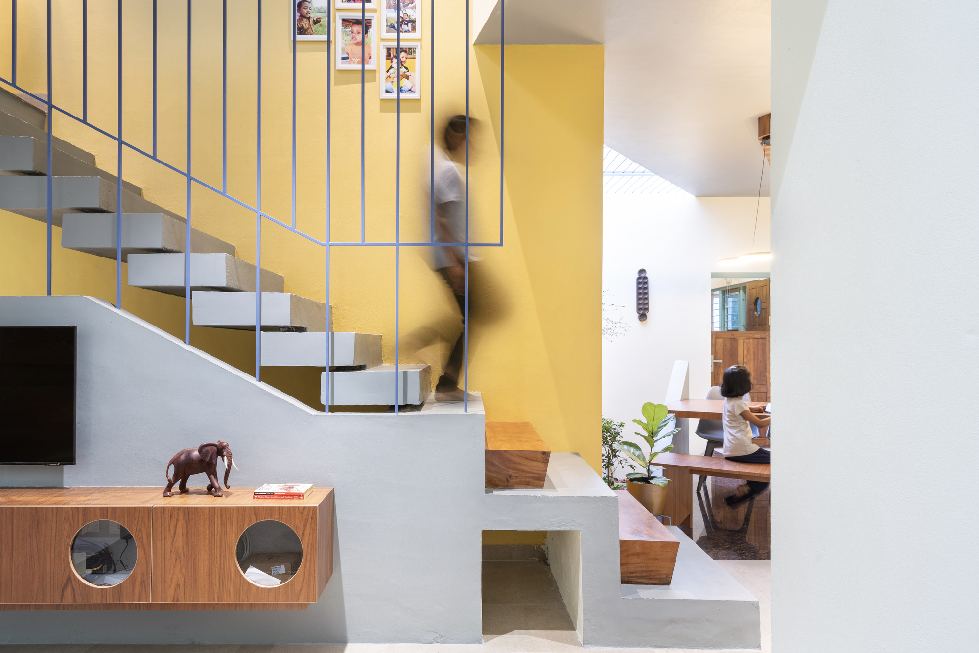 Gallery of Banyan Tree House / Tales of Design studio - 11