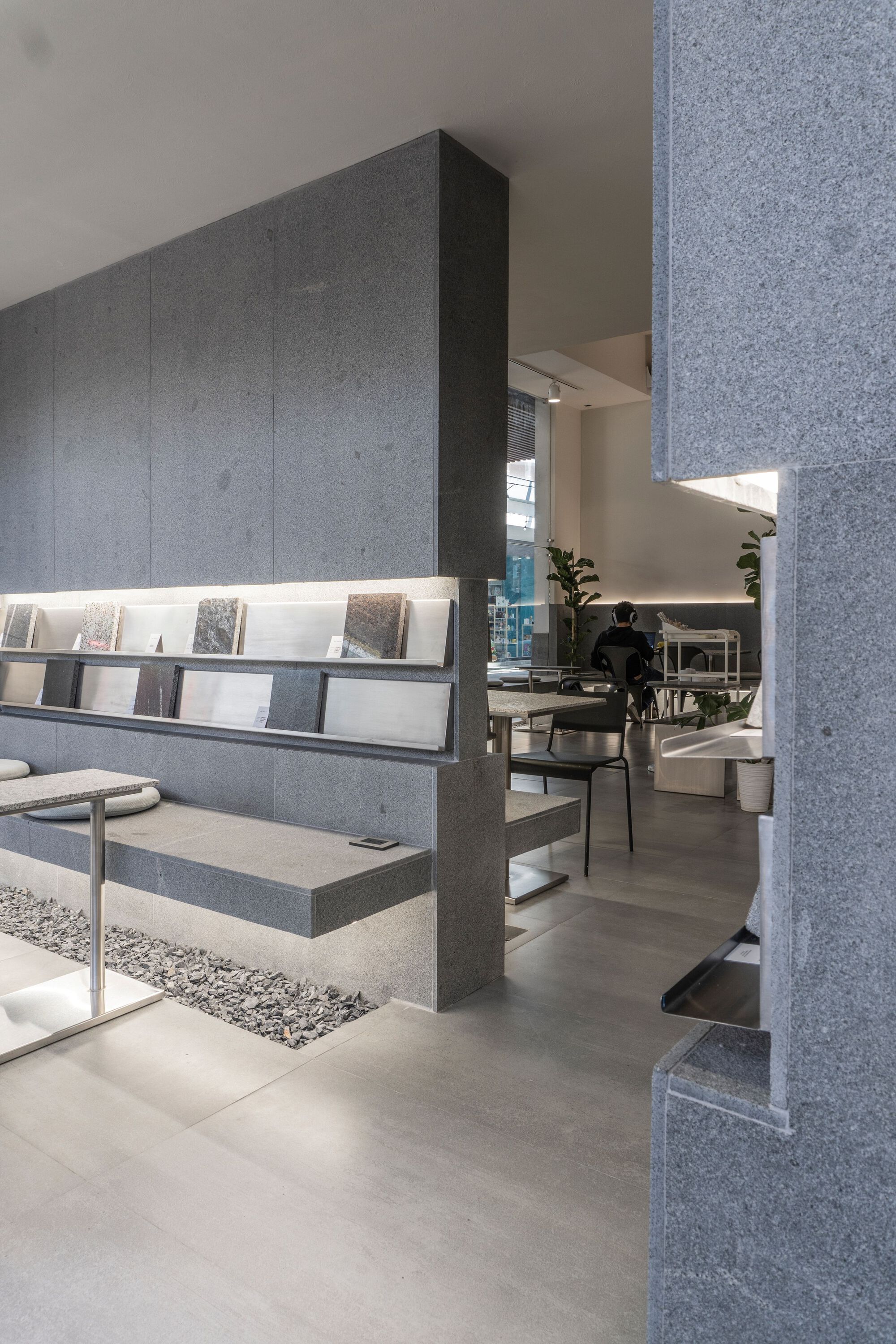 Gallery of Madcoffee Coffee Shop & Design Studio / Madarq studio - 12