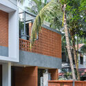 Brick Screen House / HONEYCOMB architects | ArchDaily