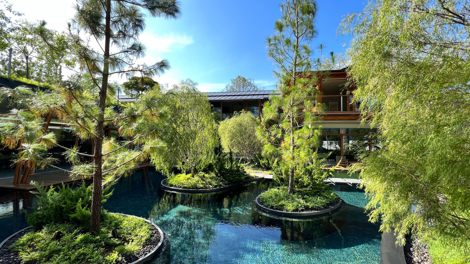 Gallery of Water Courtyard House / Guz Architects - 1