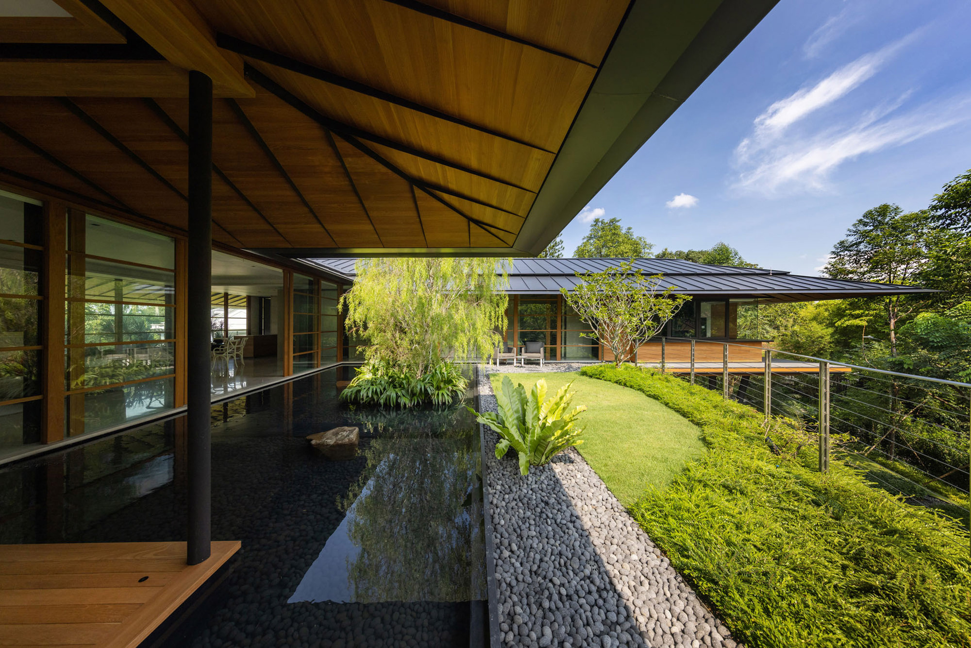Gallery of Water Courtyard House / Guz Architects - 12