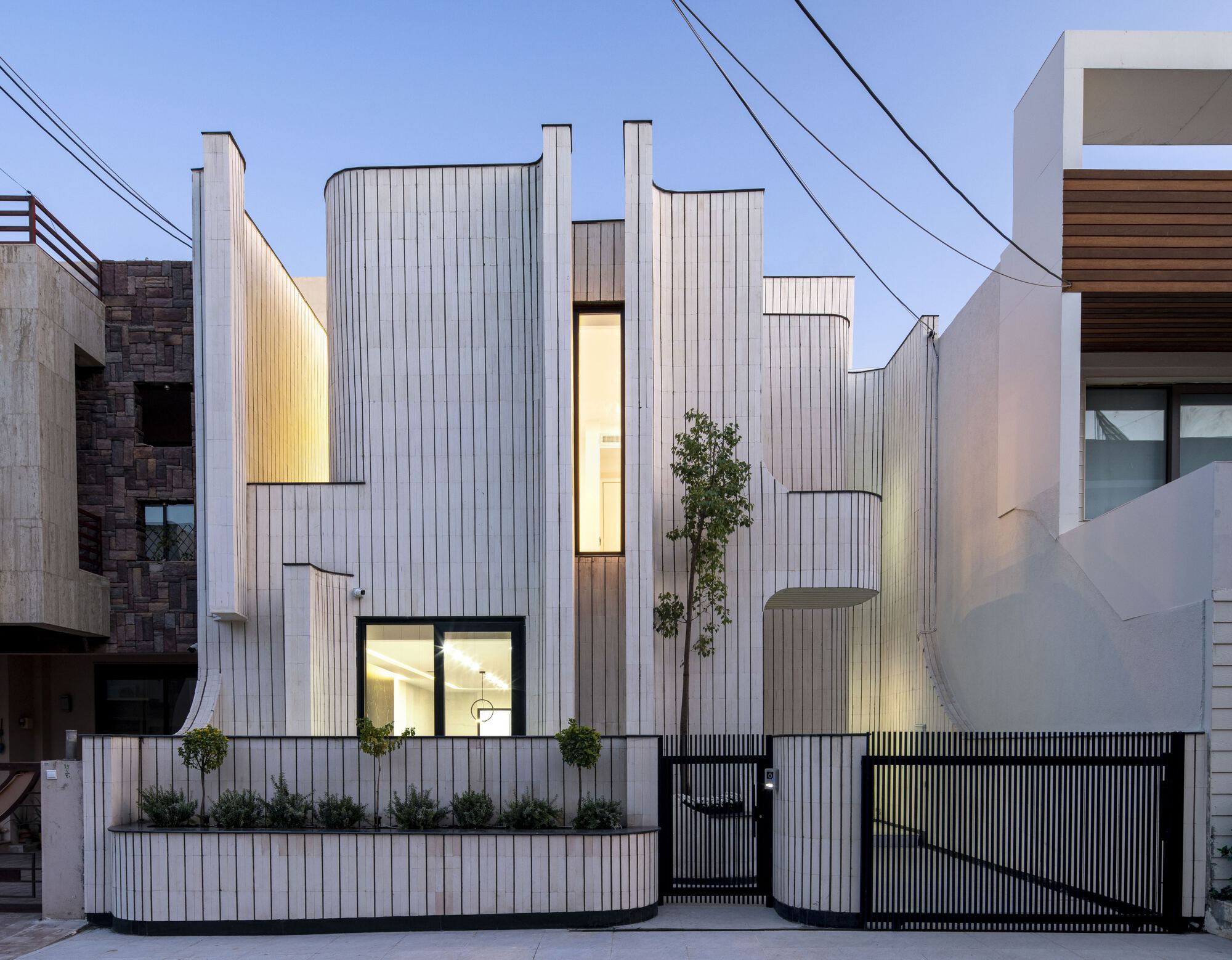 Gallery of Bakrajo House / ZAKAA Architecture - 14