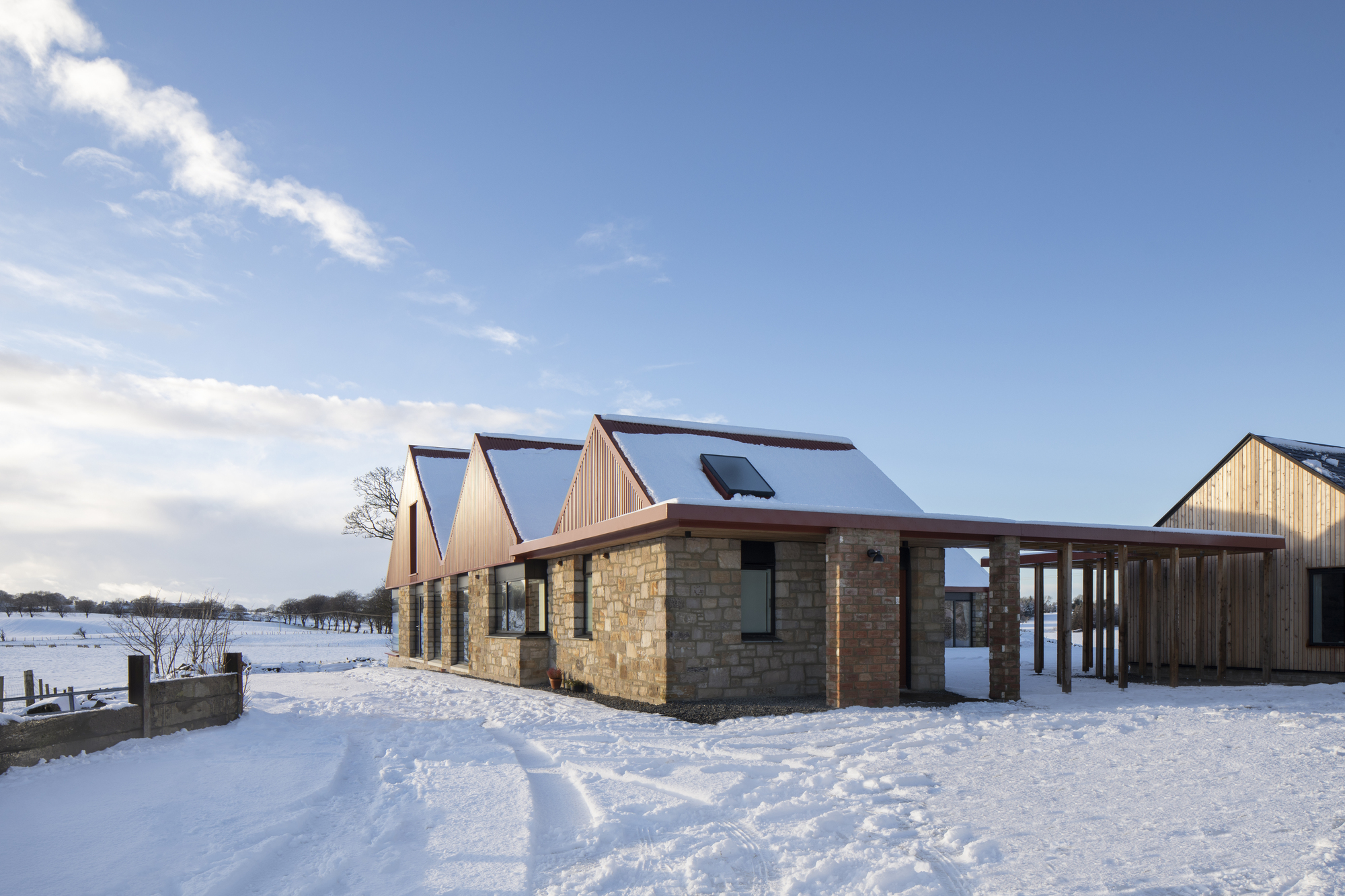 Gallery of Ceangal House / Loader Monteith - 7