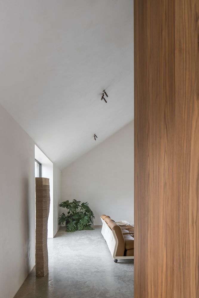 Gallery of New Headquarters of Moróro Outdoor Concepts / Minus Interior ...