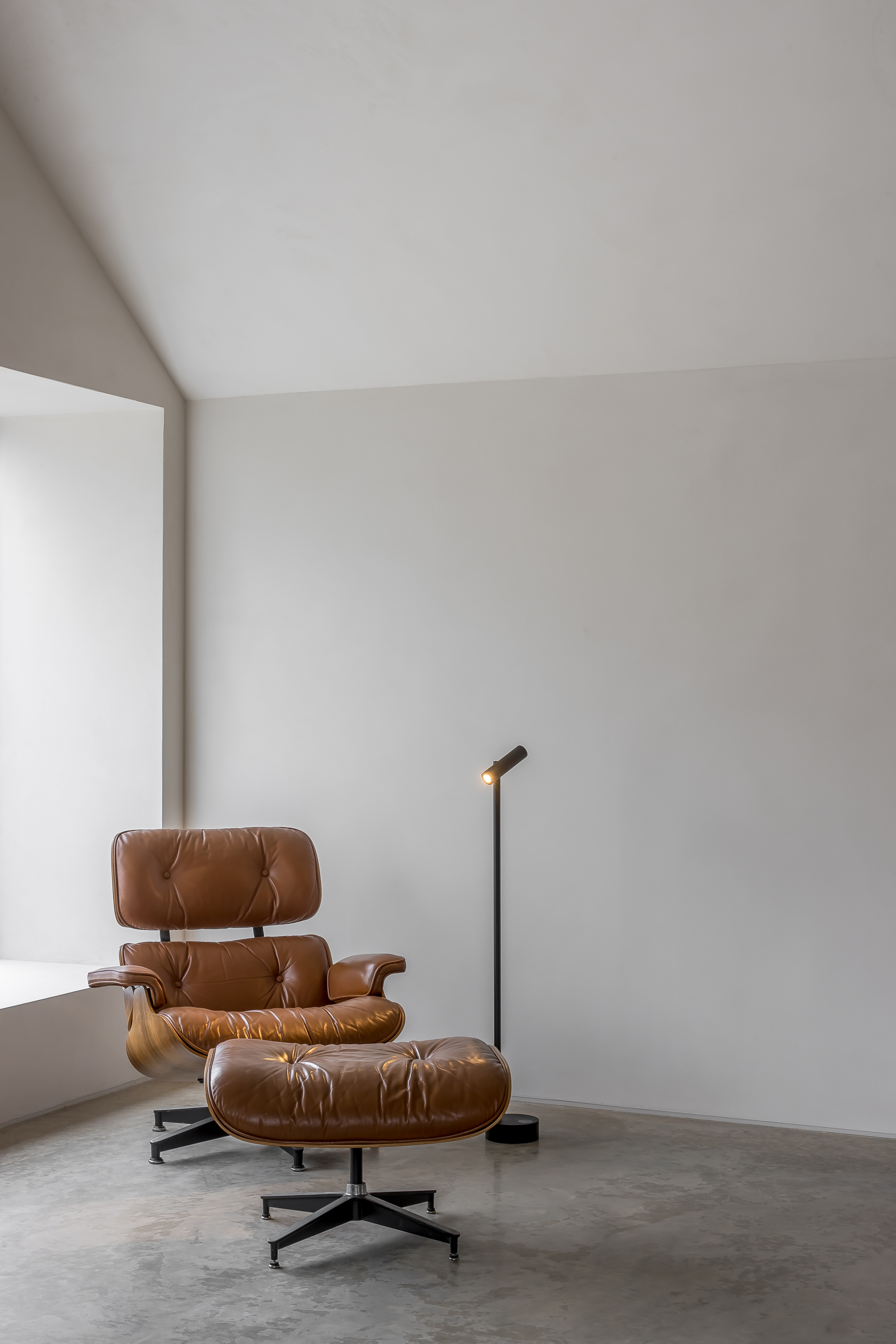 Gallery of New Headquarters of Moróro Outdoor Concepts / Minus Interior ...