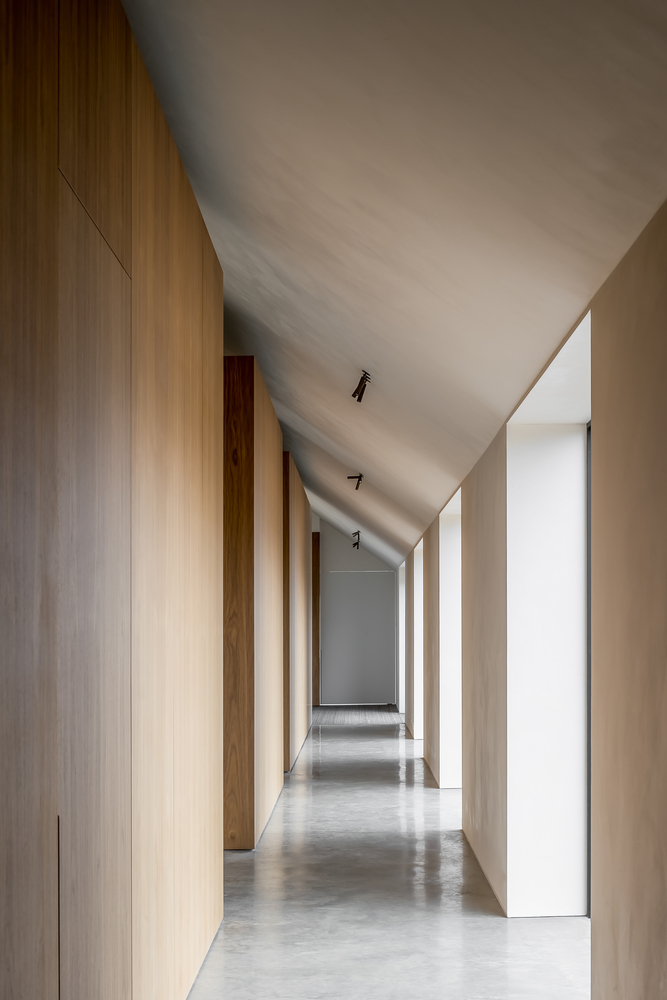 Gallery of New Headquarters of Moróro Outdoor Concepts / Minus Interior ...