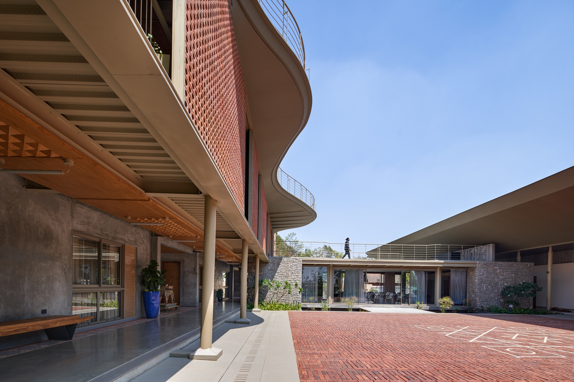 Gallery of Athachi Farmhouse / Alchemy Architects - 12