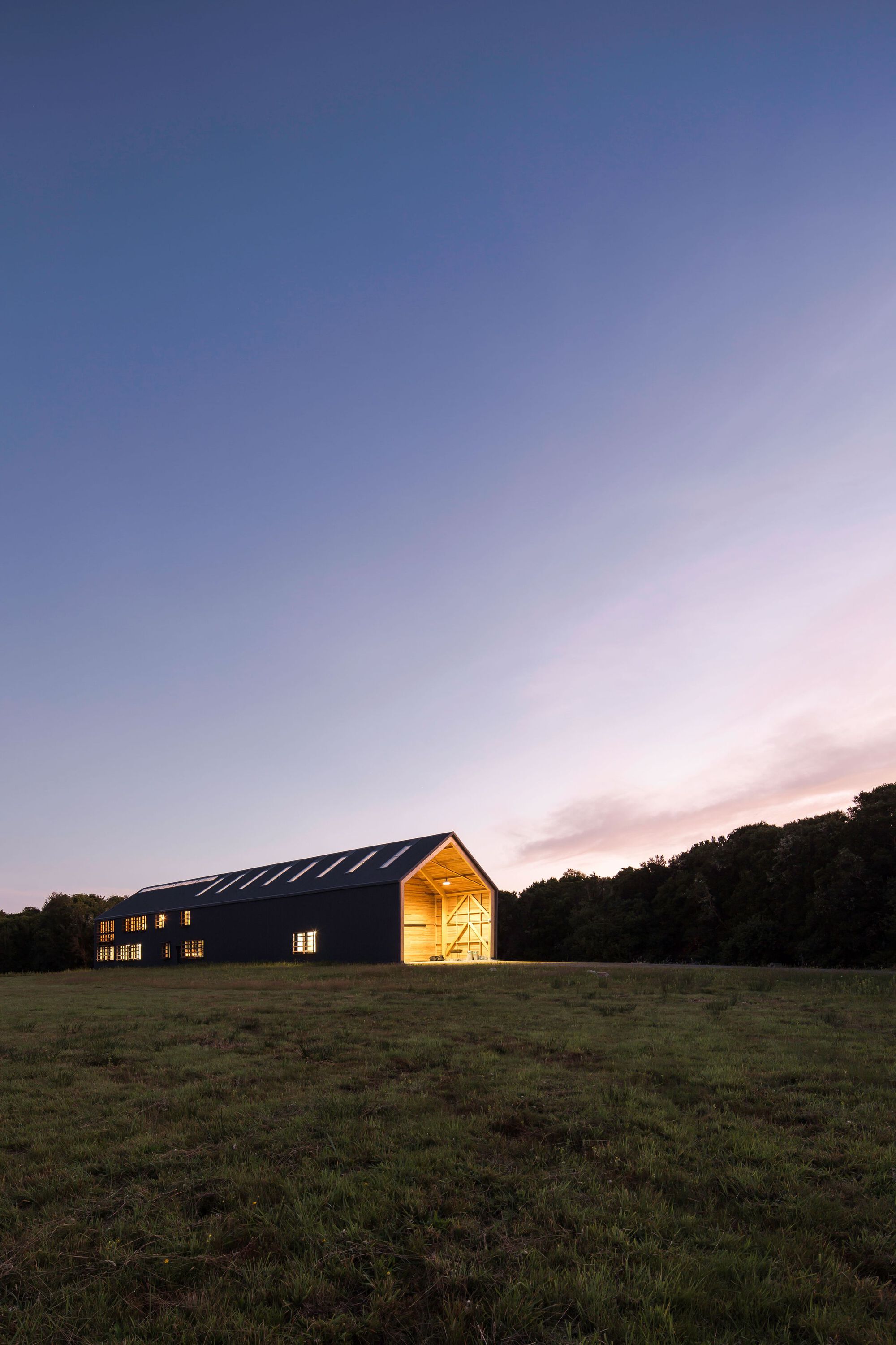 Gallery of Keepex Corporate Building / LAGAR Arquitectos - 9