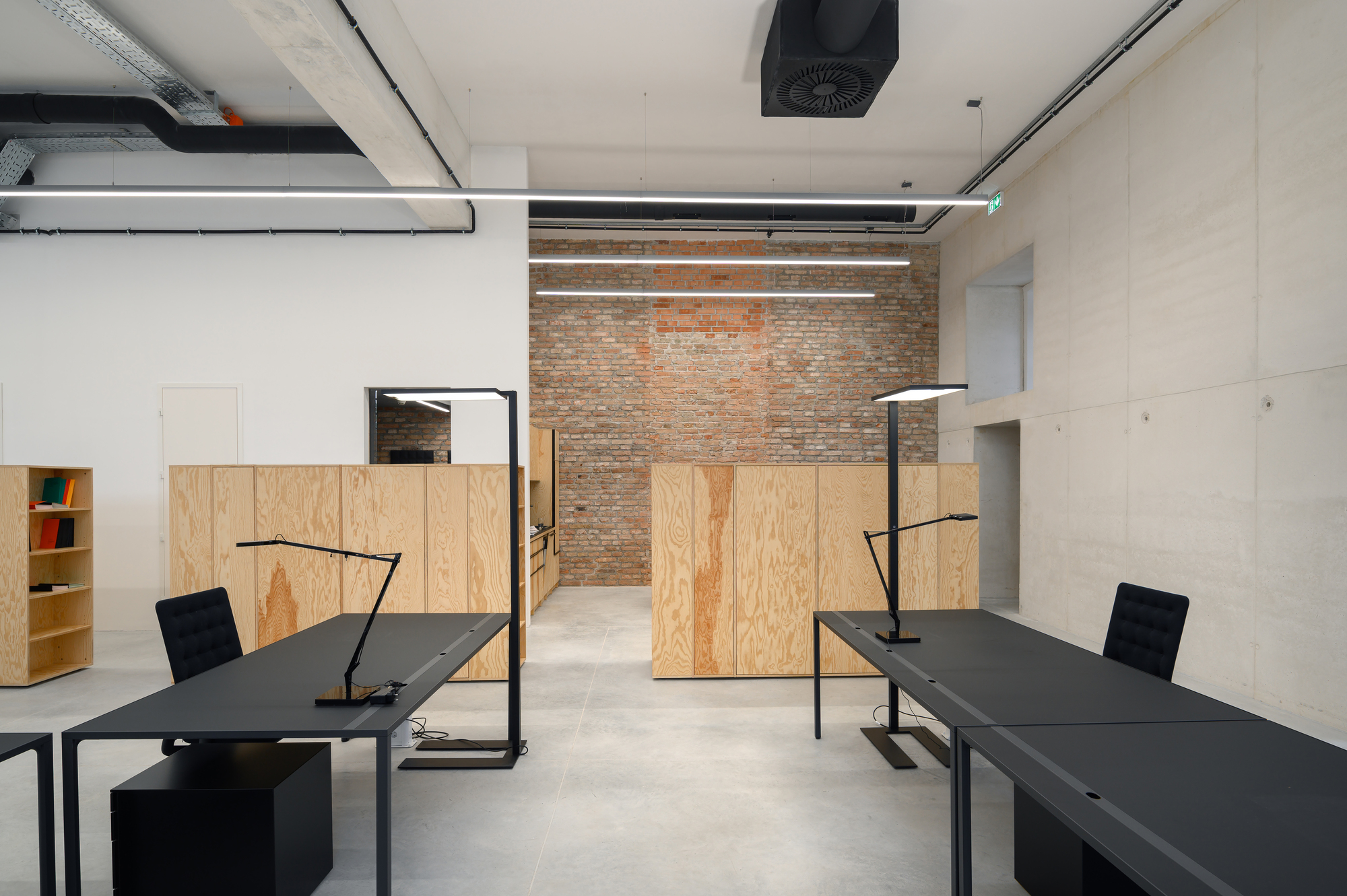 Galeria de Espaço Cukrarna para Arte Contemporânea / Scapelab - 27